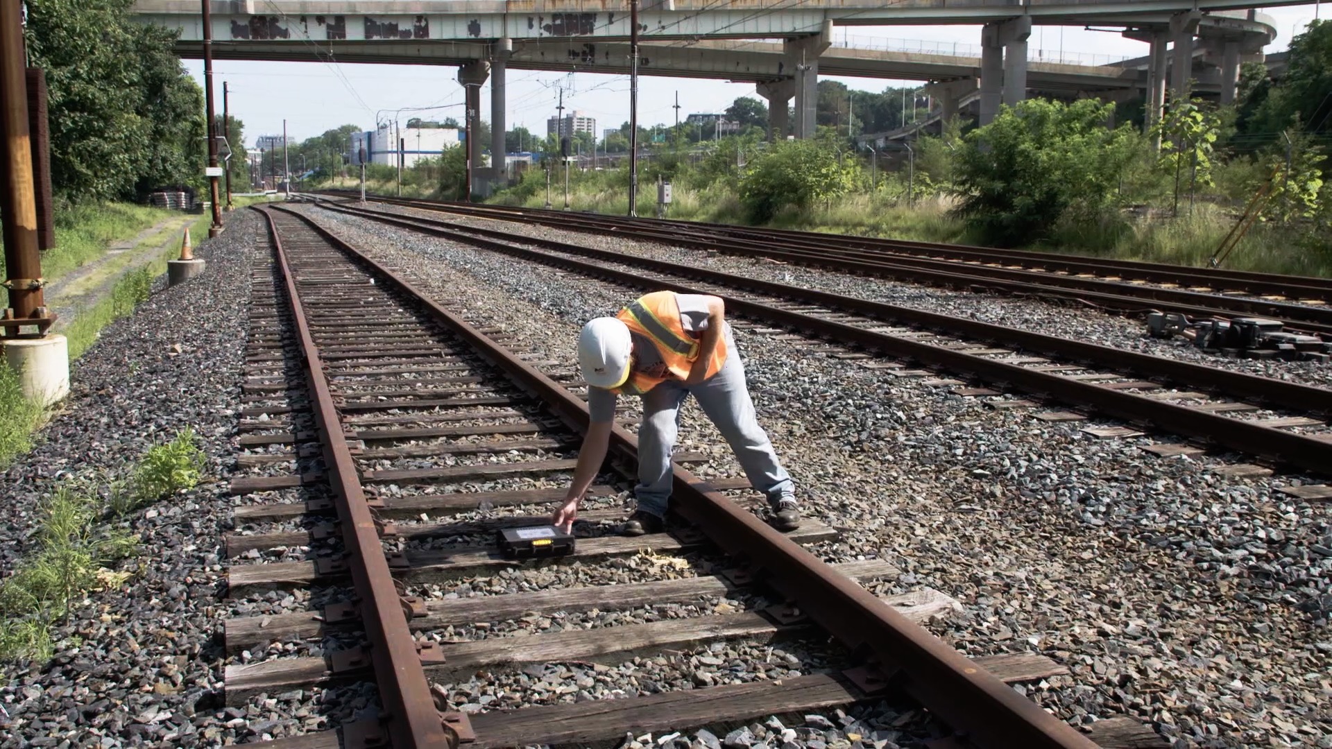 BART chooses early warning alarm technology to protect workers ...