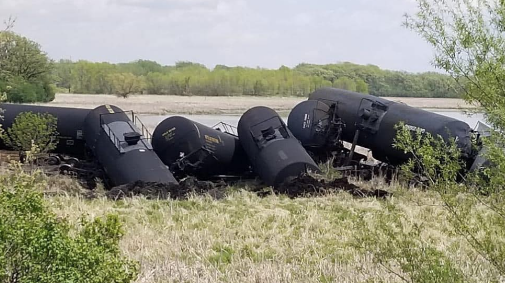 Crews working non-stop to clear UP derailment in environmentally ...
