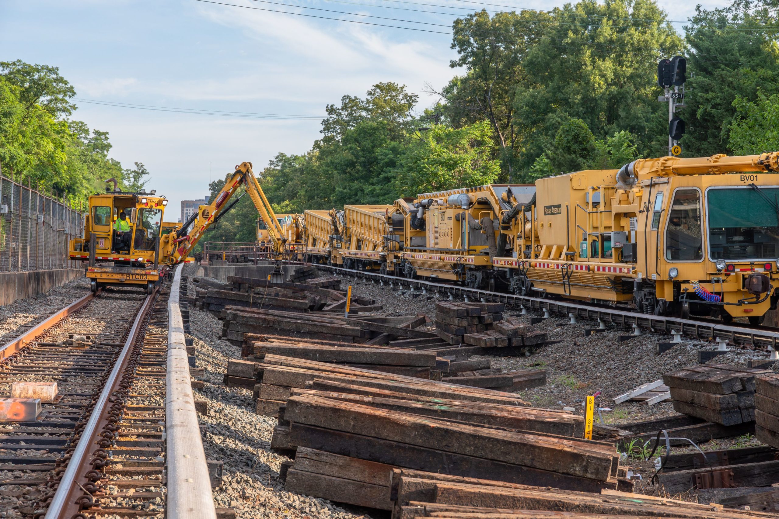 WMATA Reopens Four Red Line Stations - Railway Track and Structures